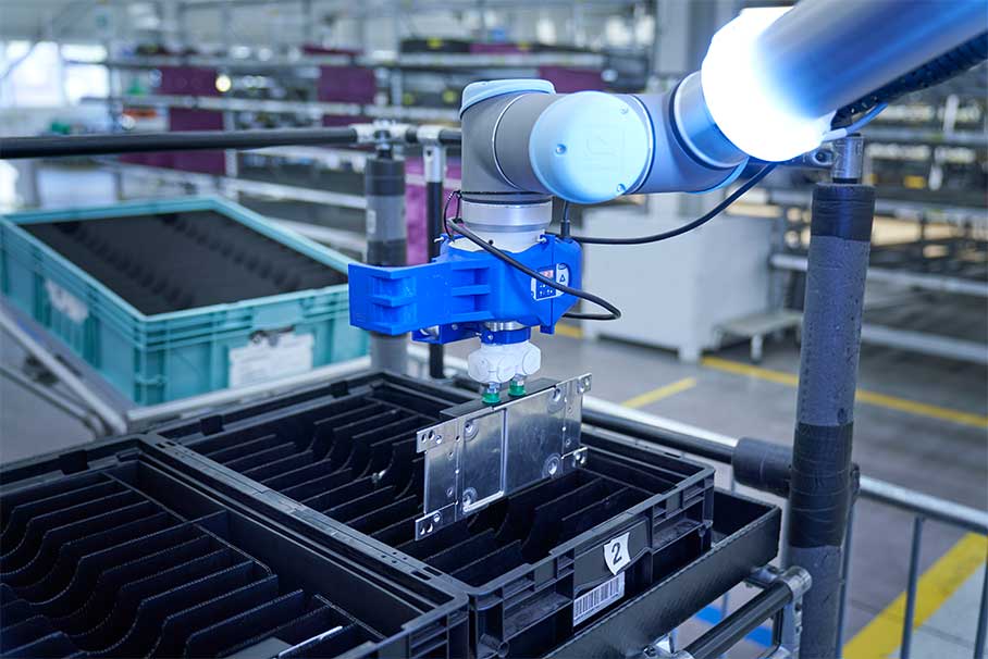 OPEN, CONNECTED, COLLABORATIVE: BUILDING THE SMART FACTORY TOGETHER.