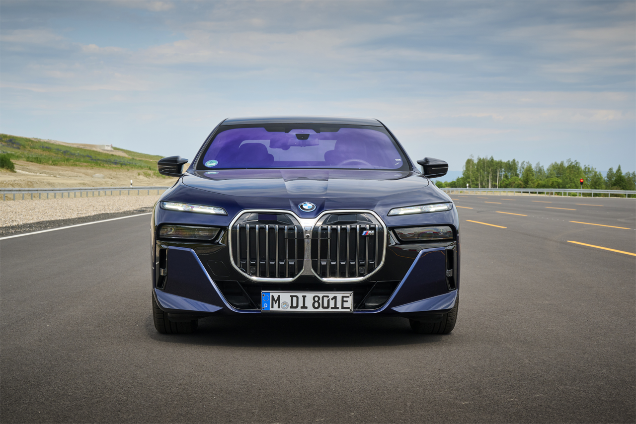 BMW combines levels 2 and 3 in automated driving